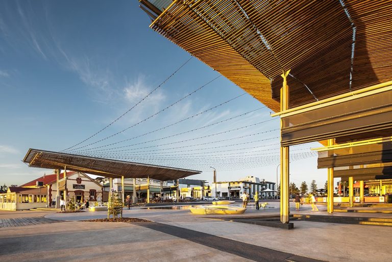 How Catenary Lighting Lets You Use Outdoor Spaces Longer | Tensile ...